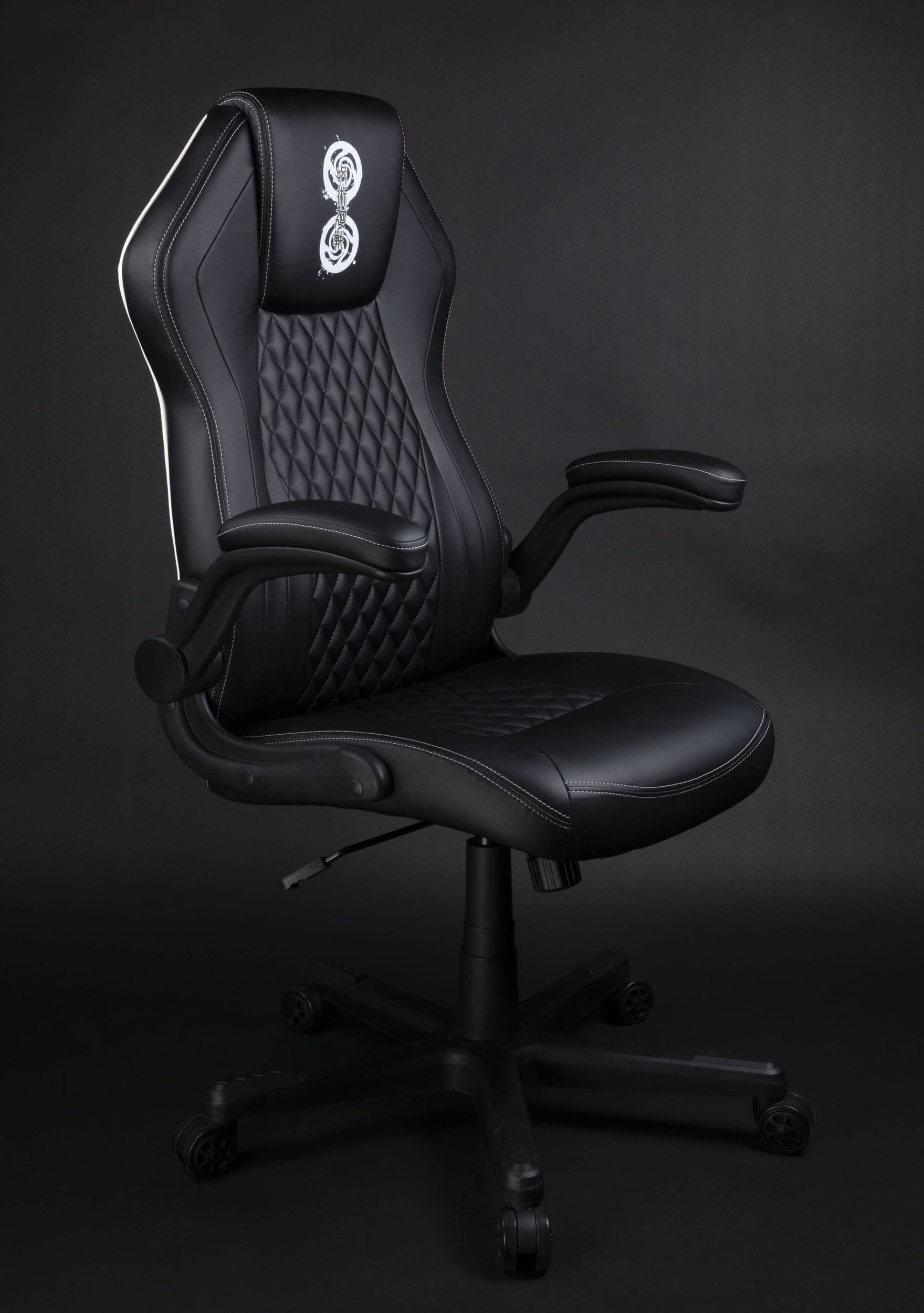 Jujutsu Kaisen Gaming Stuhl jetzt online kaufen - eliveshop.de